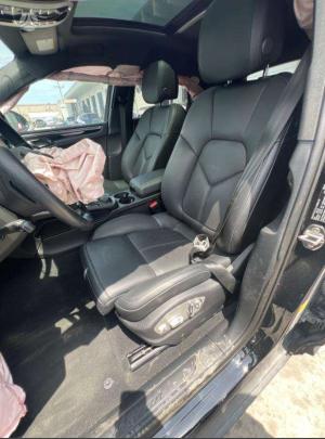 Melns Porsche Macan 2025 Klaipėda, ar dzinēja tilpumu 1.98 L un nobraukumu 10 tūkst. km par 22000 €, foto 30 vietnē AUTOMOTO.COM.LV