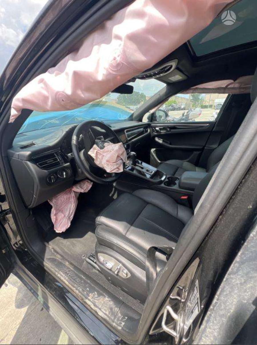 Melns Porsche Macan 2025 Klaipėda, ar dzinēja tilpumu 1.98 L un nobraukumu 10 tūkst. km par 22000 €, foto 31 vietnē AUTOMOTO.COM.LV