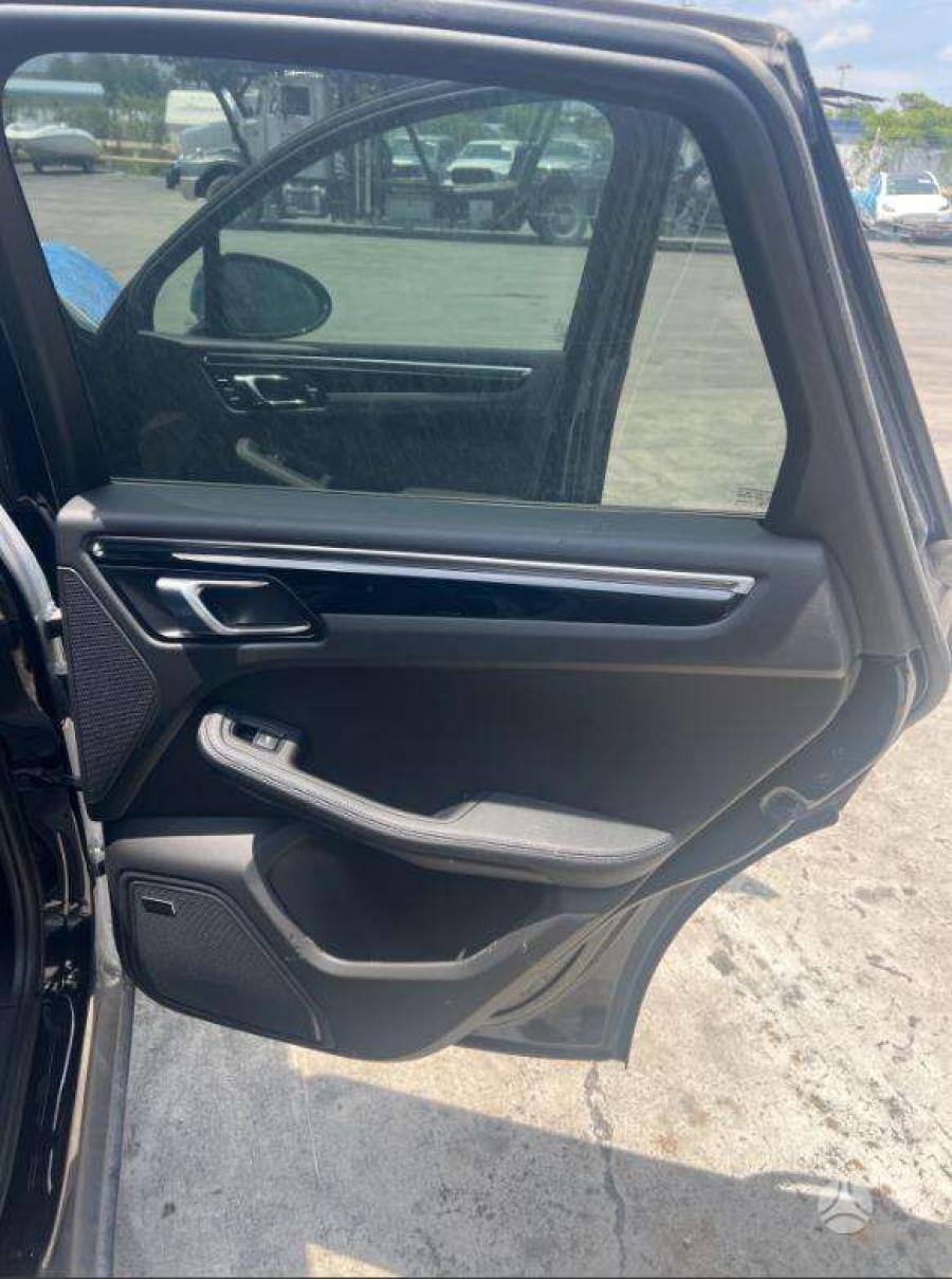Melns Porsche Macan 2025 Klaipėda, ar dzinēja tilpumu 1.98 L un nobraukumu 10 tūkst. km par 22000 €, foto 36 vietnē AUTOMOTO.COM.LV