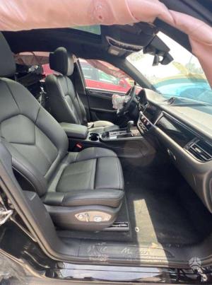 Melns Porsche Macan 2025 Klaipėda, ar dzinēja tilpumu 1.98 L un nobraukumu 10 tūkst. km par 22000 €, foto 37 vietnē AUTOMOTO.COM.LV
