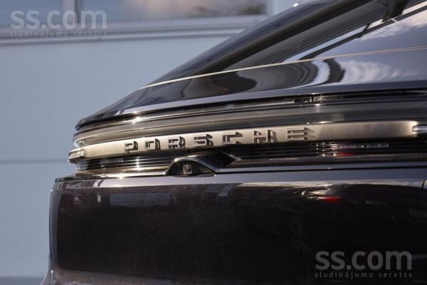 Porsche Macan 2025 Rīga vietnē Melns Porsche Macan 2025 Rīga, ar dzinēja tilpumu 3.00 L un nobraukumu 27 tūkst. km par 69995 €, foto 11 vietnē AUTOMOTO.COM.LV