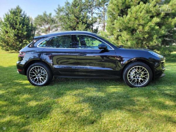 Black Porsche Macan 2018 in Vilkaviskis, with an engine capacity of 3.00 L and mileage of 187 thousand km for 30500 €, photo 6 on AUTOMOTO.COM.LV