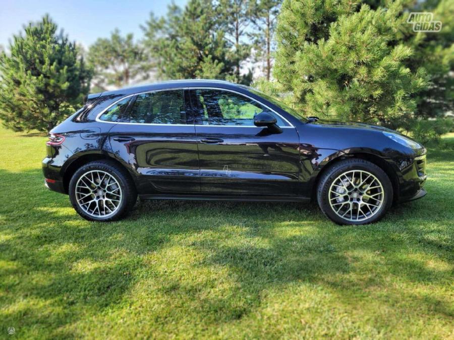 Black Porsche Macan 2018 in Vilkaviskis, with an engine capacity of 3.00 L and mileage of 187 thousand km for 30500 €, photo 6 on AUTOMOTO.COM.LV