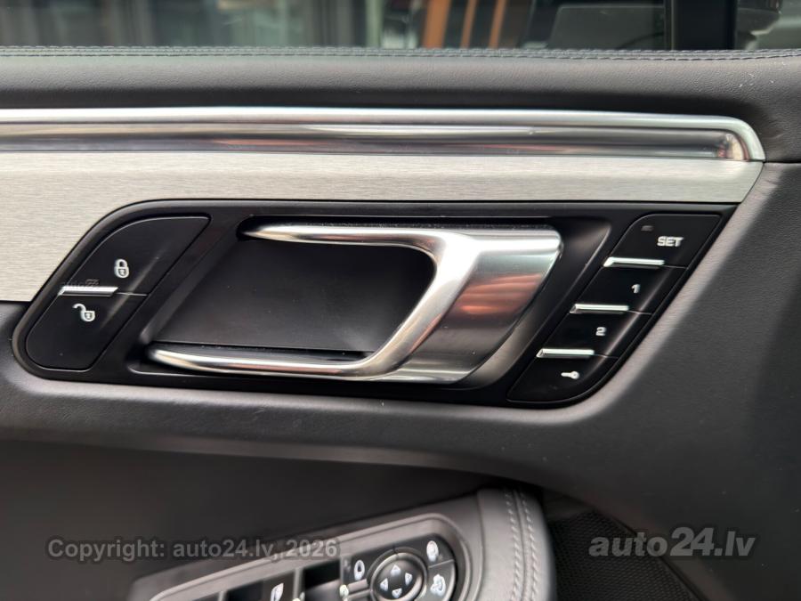 Melns Porsche Macan 2014 Tallina, ar dzinēja tilpumu 3.60 L un nobraukumu 197 tūkst. km par 24990 €, foto 24 vietnē AUTOMOTO.COM.LV