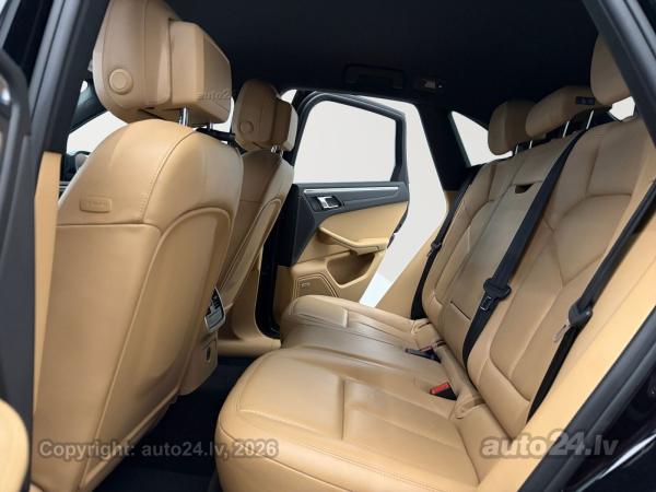 Porsche Macan 2018 in Tallinn on AUTOMOTO.COM.LV Black Porsche Macan 2018 in Tallinn, with an engine capacity of 2.00 L and mileage of 140 thousand km for 29900 €, photo 7 on AUTOMOTO.COM.LV