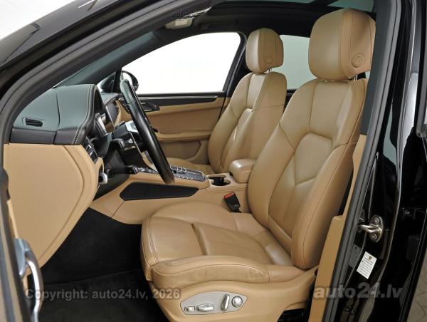 Melns Porsche Macan 2019 Tallina, ar dzinēja tilpumu 2.00 L un nobraukumu 94 tūkst. km par 45000 €, foto 11 vietnē AUTOMOTO.COM.LV