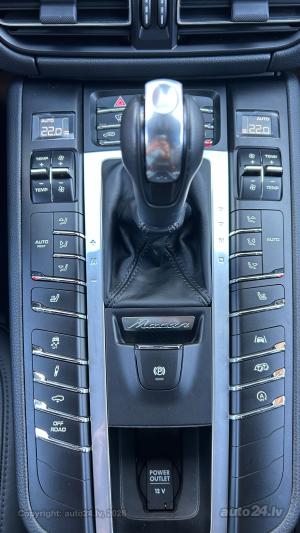 Melns Porsche Macan 2019 Tallina, ar dzinēja tilpumu 3.00 L un nobraukumu 129 tūkst. km par 39900 €, foto 20 vietnē AUTOMOTO.COM.LV