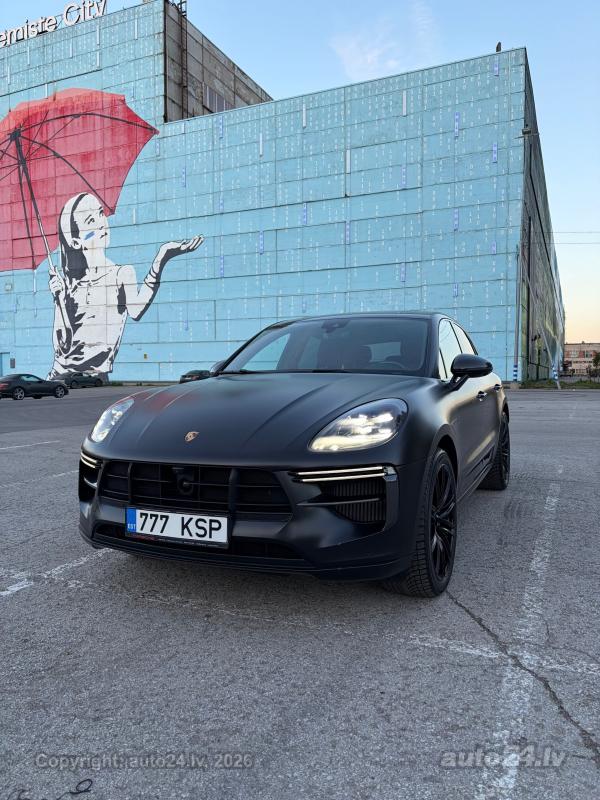 Porsche Macan 2020 in Tallinn on AUTOMOTO.COM.LV Black Porsche Macan 2020 in Tallinn, with an engine capacity of 2.90 L and mileage of 63 thousand km for 60500 €, photo 1 on AUTOMOTO.COM.LV