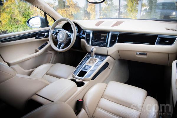 Blue Porsche Macan 2014 in Riga, with an engine capacity of 3.00 L and mileage of 167 thousand km for 24300 €, photo 11 on AUTOMOTO.COM.LV
