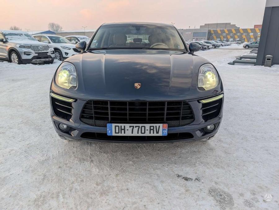 Blue Porsche Macan 2014 in Taurage, with an engine capacity of 2.97 L and mileage of 266 thousand km for 18800 €, photo 3 on AUTOMOTO.COM.LV