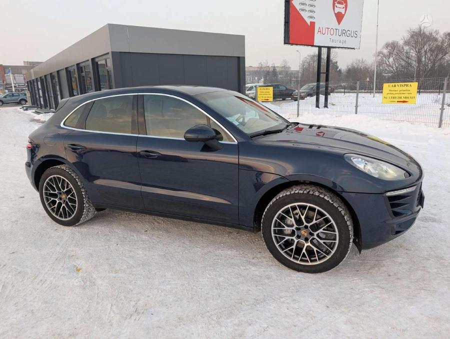 Blue Porsche Macan 2014 in Taurage, with an engine capacity of 2.97 L and mileage of 266 thousand km for 18800 €, photo 5 on AUTOMOTO.COM.LV