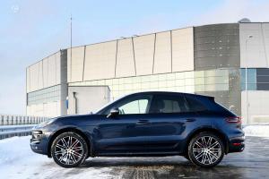 Blue Porsche Macan 2015 in Vilnius, with an engine capacity of 3.60 L and mileage of 159 thousand km for 26500 €, photo 4 on AUTOMOTO.COM.LV
