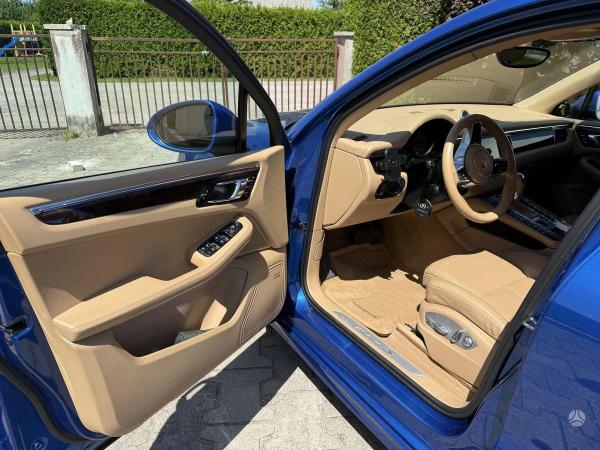 Blue Porsche Macan 2015 in Kaunas, with an engine capacity of 3.00 L and mileage of 203 thousand km for 19200 €, photo 7 on AUTOMOTO.COM.LV
