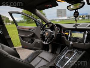 Blue Porsche Macan 2015 in Vilnius, with an engine capacity of 3.00 L and mileage of 237 thousand km for 19500 €, photo 17 on AUTOMOTO.COM.LV