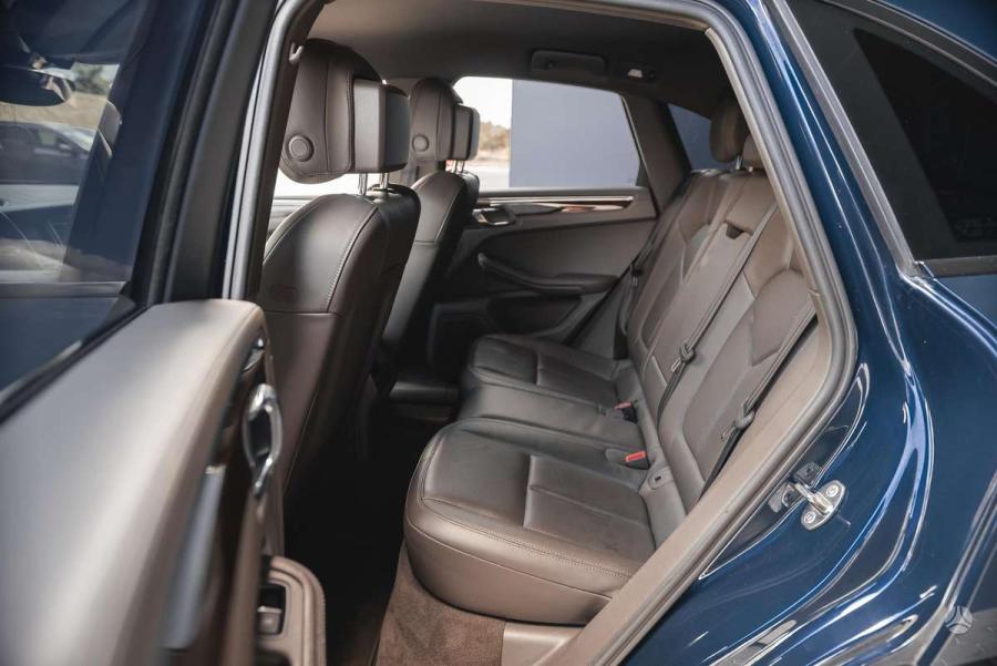 Zils Porsche Macan 2015 Viļņa, ar dzinēja tilpumu 2.97 L un nobraukumu 333 tūkst. km par 18900 €, foto 19 vietnē AUTOMOTO.COM.LV