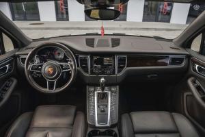 Zils Porsche Macan 2015 Viļņa, ar dzinēja tilpumu 2.97 L un nobraukumu 333 tūkst. km par 18900 €, foto 20 vietnē AUTOMOTO.COM.LV