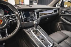 Zils Porsche Macan 2015 Viļņa, ar dzinēja tilpumu 2.97 L un nobraukumu 333 tūkst. km par 18900 €, foto 23 vietnē AUTOMOTO.COM.LV