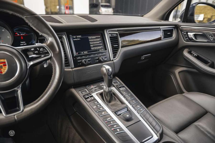 Zils Porsche Macan 2015 Viļņa, ar dzinēja tilpumu 2.97 L un nobraukumu 333 tūkst. km par 18900 €, foto 23 vietnē AUTOMOTO.COM.LV