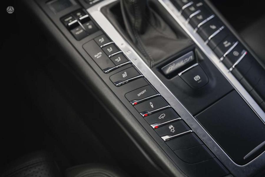 Zils Porsche Macan 2015 Viļņa, ar dzinēja tilpumu 2.97 L un nobraukumu 333 tūkst. km par 18900 €, foto 25 vietnē AUTOMOTO.COM.LV