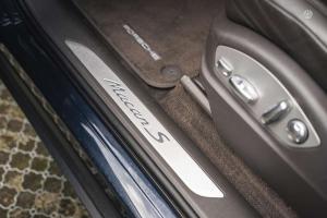 Zils Porsche Macan 2015 Viļņa, ar dzinēja tilpumu 2.97 L un nobraukumu 333 tūkst. km par 18900 €, foto 26 vietnē AUTOMOTO.COM.LV