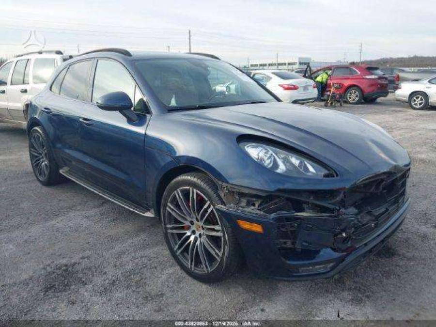 Blue Porsche Macan 2016 in Klaipeda, with an engine capacity of 3.60 L and mileage of 76 thousand km for 10300 €, photo 1 on AUTOMOTO.COM.LV