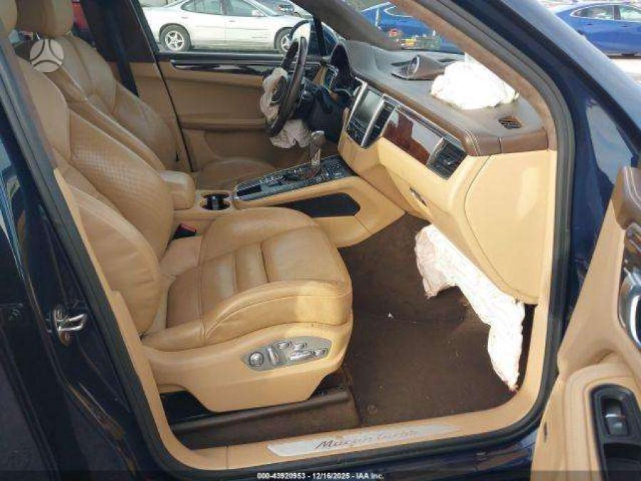 Blue Porsche Macan 2016 in Klaipeda, with an engine capacity of 3.60 L and mileage of 76 thousand km for 10300 €, photo 6 on AUTOMOTO.COM.LV