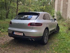 Blue Porsche Macan 2016 in Vilnius, with an engine capacity of 3.00 L and mileage of 141 thousand km for 22999 €, photo 5 on AUTOMOTO.COM.LV