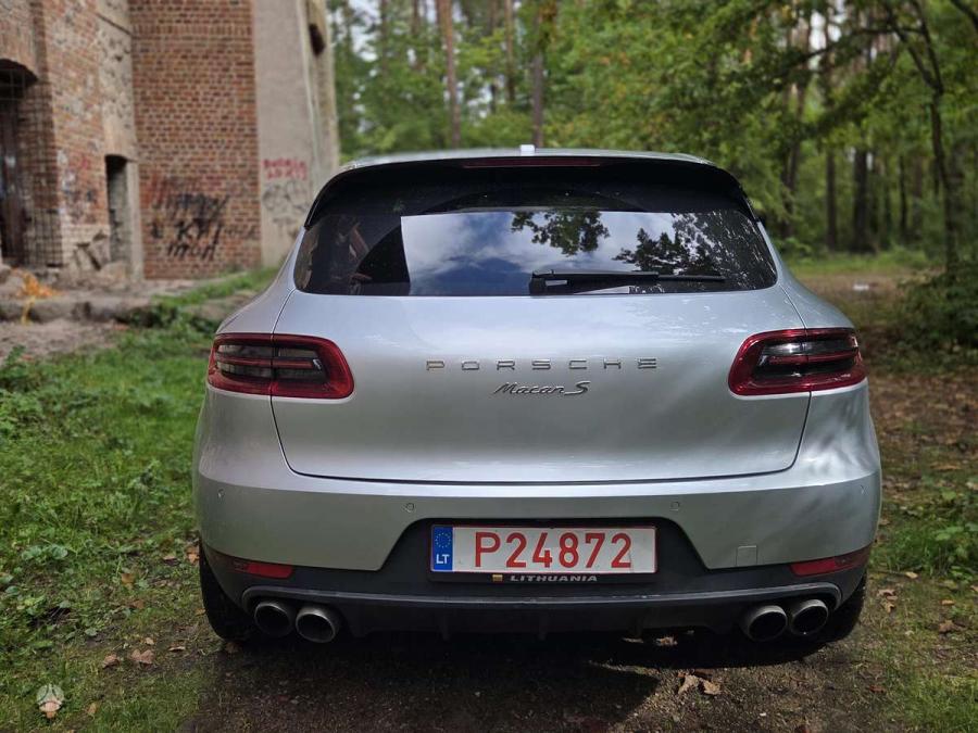 Blue Porsche Macan 2016 in Vilnius, with an engine capacity of 3.00 L and mileage of 141 thousand km for 22999 €, photo 6 on AUTOMOTO.COM.LV