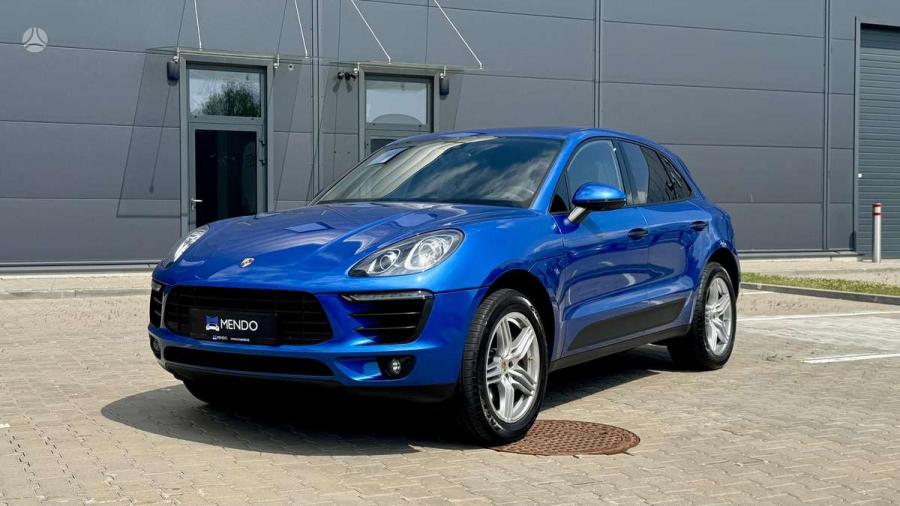 Blue Porsche Macan 2017 in Vilnius, with an engine capacity of 1.98 L and mileage of 150 thousand km for 20990 €, photo 1 on AUTOMOTO.COM.LV