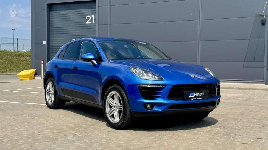 Blue Porsche Macan 2017 in Vilnius, with an engine capacity of 1.98 L and mileage of 150 thousand km for 20990 €, photo 4 on AUTOMOTO.COM.LV