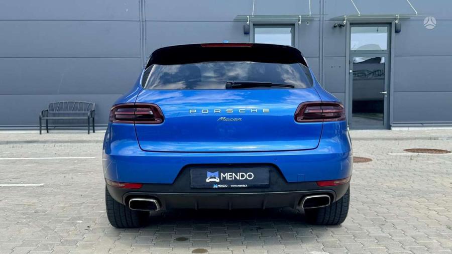 Blue Porsche Macan 2017 in Vilnius, with an engine capacity of 1.98 L and mileage of 150 thousand km for 20990 €, photo 8 on AUTOMOTO.COM.LV