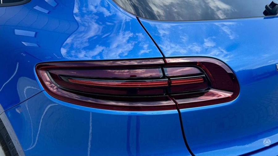 Blue Porsche Macan 2017 in Vilnius, with an engine capacity of 1.98 L and mileage of 150 thousand km for 20990 €, photo 11 on AUTOMOTO.COM.LV