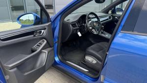 Blue Porsche Macan 2017 in Vilnius, with an engine capacity of 1.98 L and mileage of 150 thousand km for 20990 €, photo 13 on AUTOMOTO.COM.LV