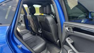 Blue Porsche Macan 2017 in Vilnius, with an engine capacity of 1.98 L and mileage of 150 thousand km for 20990 €, photo 17 on AUTOMOTO.COM.LV