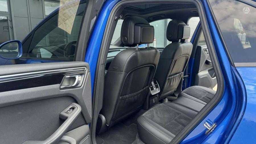 Blue Porsche Macan 2017 in Vilnius, with an engine capacity of 1.98 L and mileage of 150 thousand km for 20990 €, photo 18 on AUTOMOTO.COM.LV
