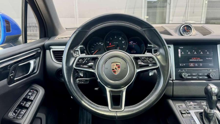 Blue Porsche Macan 2017 in Vilnius, with an engine capacity of 1.98 L and mileage of 150 thousand km for 20990 €, photo 22 on AUTOMOTO.COM.LV