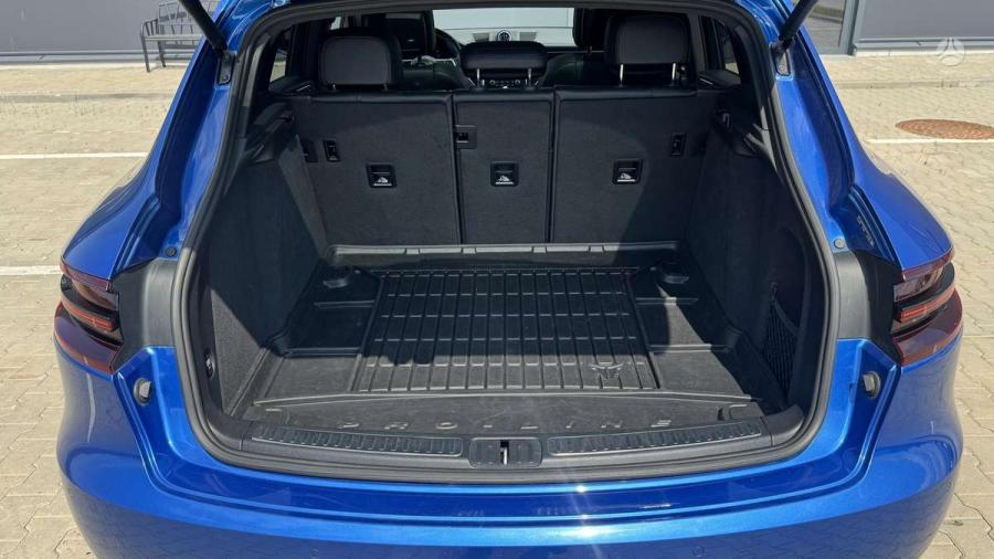 Blue Porsche Macan 2017 in Vilnius, with an engine capacity of 1.98 L and mileage of 150 thousand km for 20990 €, photo 24 on AUTOMOTO.COM.LV