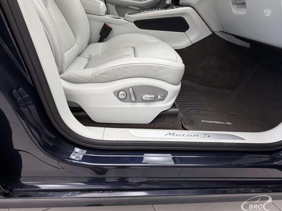 Zils Porsche Macan 2017 Viļņa, ar dzinēja tilpumu 3.00 L un nobraukumu 125 tūkst. km par 22900 €, foto 8 vietnē AUTOMOTO.COM.LV