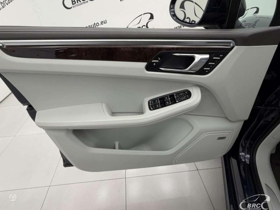 Zils Porsche Macan 2017 Viļņa, ar dzinēja tilpumu 3.00 L un nobraukumu 125 tūkst. km par 22900 €, foto 23 vietnē AUTOMOTO.COM.LV