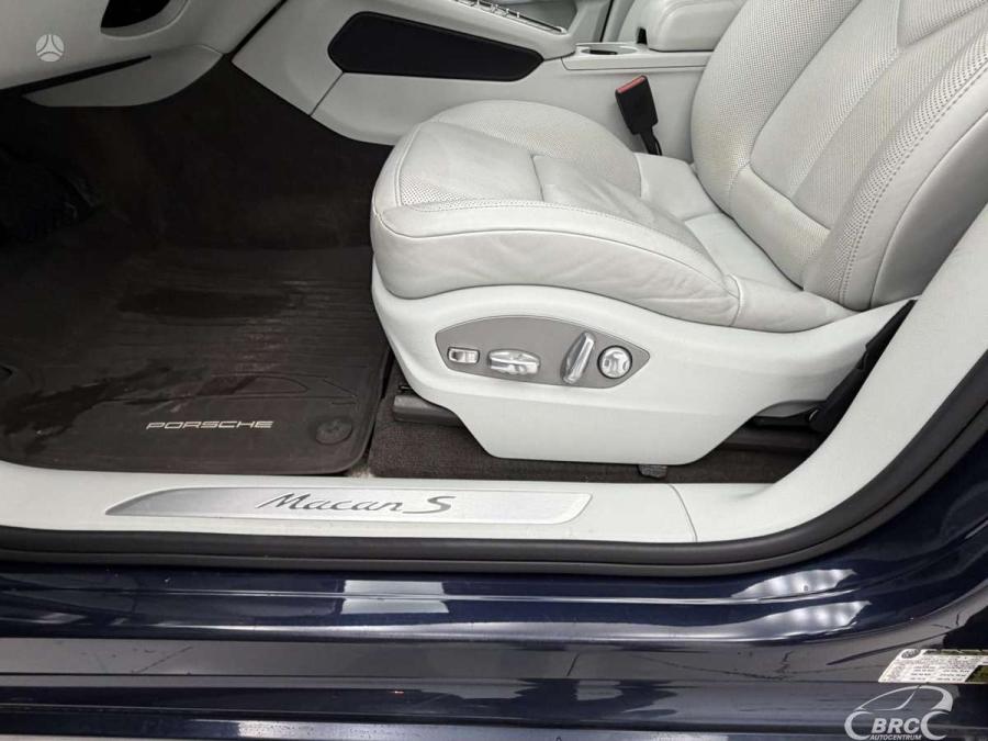 Zils Porsche Macan 2017 Viļņa, ar dzinēja tilpumu 3.00 L un nobraukumu 125 tūkst. km par 22900 €, foto 25 vietnē AUTOMOTO.COM.LV