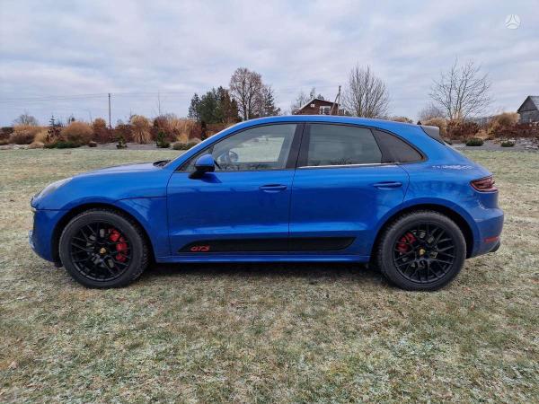 Blue Porsche Macan 2018 in Panevezys, with an engine capacity of 3.00 L and mileage of 48 thousand km for 34500 €, photo 1 on AUTOMOTO.COM.LV