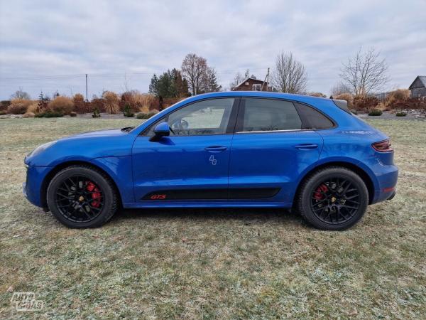 Blue Porsche Macan 2018 in Panevezys, with an engine capacity of 3.00 L and mileage of 48 thousand km for 34500 €, photo 1 on AUTOMOTO.COM.LV