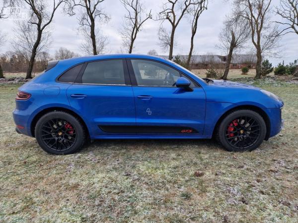 Blue Porsche Macan 2018 in Panevezys, with an engine capacity of 3.00 L and mileage of 48 thousand km for 34500 €, photo 5 on AUTOMOTO.COM.LV