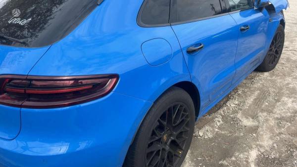 Blue Porsche Macan 2018 in Klaipeda, with an engine capacity of 3.00 L and mileage of 81 thousand km for 16200 €, photo 9 on AUTOMOTO.COM.LV