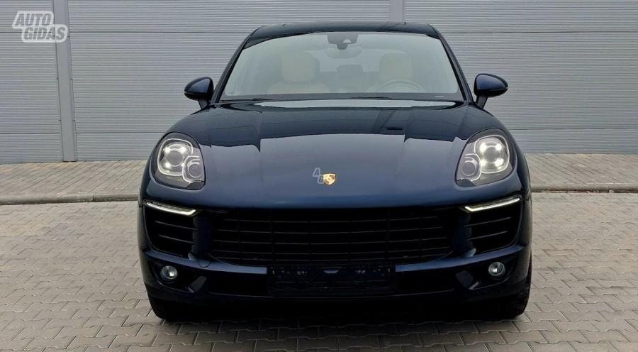 Blue Porsche Macan 2018 in Kretinga, with an engine capacity of 2.00 L and mileage of 98 thousand km for 24950 €, photo 3 on AUTOMOTO.COM.LV
