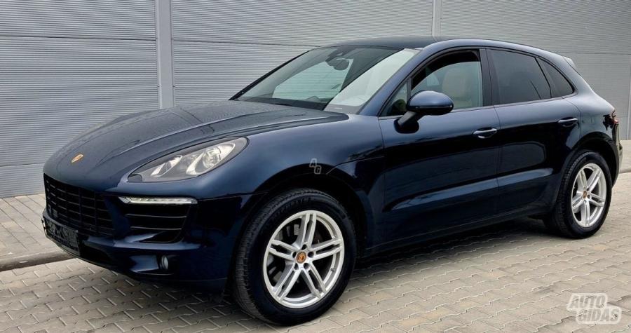 Blue Porsche Macan 2018 in Kretinga, with an engine capacity of 2.00 L and mileage of 98 thousand km for 24950 €, photo 5 on AUTOMOTO.COM.LV
