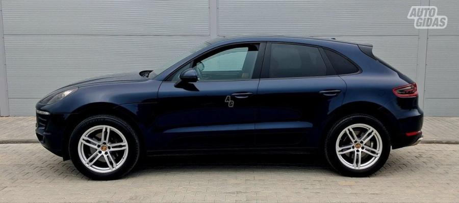 Blue Porsche Macan 2018 in Kretinga, with an engine capacity of 2.00 L and mileage of 98 thousand km for 24950 €, photo 6 on AUTOMOTO.COM.LV