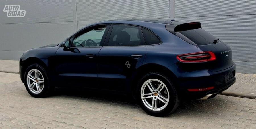 Blue Porsche Macan 2018 in Kretinga, with an engine capacity of 2.00 L and mileage of 98 thousand km for 24950 €, photo 7 on AUTOMOTO.COM.LV