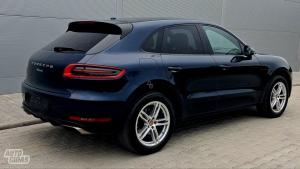 Blue Porsche Macan 2018 in Kretinga, with an engine capacity of 2.00 L and mileage of 98 thousand km for 24950 €, photo 8 on AUTOMOTO.COM.LV