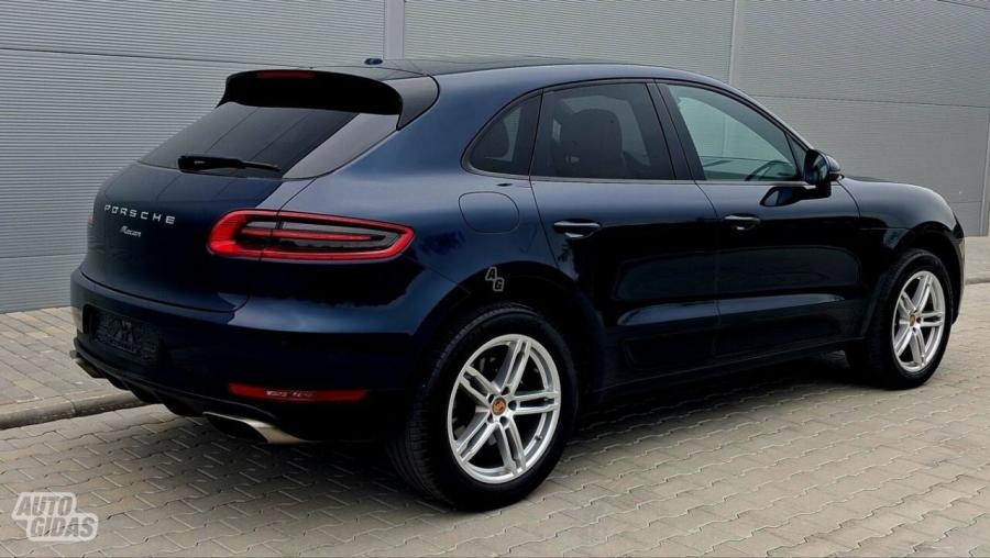 Blue Porsche Macan 2018 in Kretinga, with an engine capacity of 2.00 L and mileage of 98 thousand km for 24950 €, photo 8 on AUTOMOTO.COM.LV